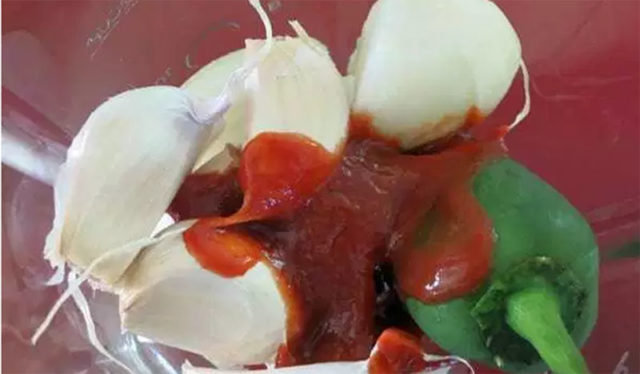 Pest Control with Garlic Fire Spray | Vegetable Garden Blog